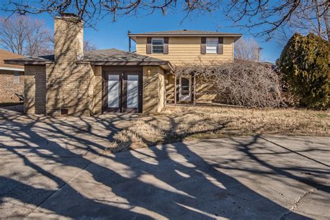 Adrienne Mcbeth Realtor 317 Photos 24 Reviews Real Estate Agent