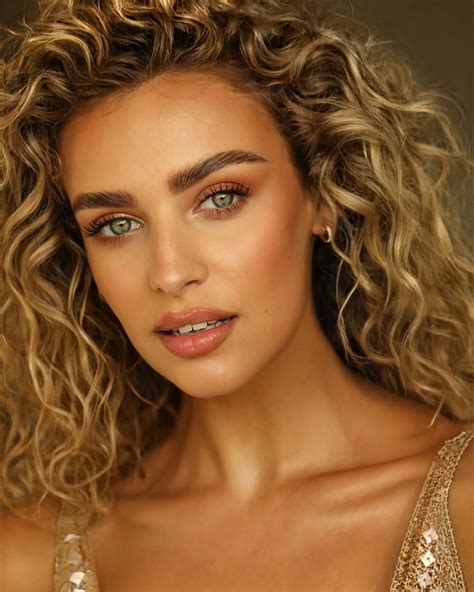 Isabelle Stickland Biography 27 Photos Age Height Real Name