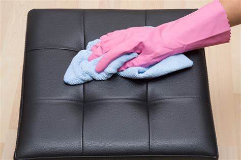 마이크로 화이버 천으로 청소 가죽 큐브의 자 고무 보호 장갑에 손을 가구 전문 화학 청소입니다 이른 봄 청소 또는 일반 정리