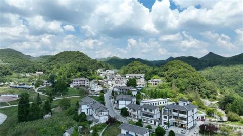永兴：守护绿水青山“颜值” 撬动金山银山“价值”喜迎二十大·走进山村看变化奋进新征程 建功新时代关注毕节试验区网