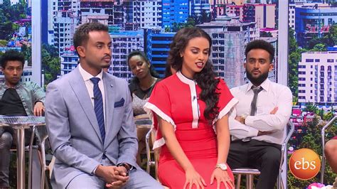 ሴቷ ቦክሰኛ ወጣት እና የቦክስ ግጥሚያ በቅዳሜ ከሰዓት Youtube