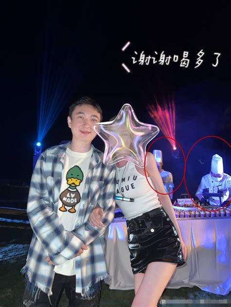 王思聪三亚办34岁生日派对 被众美女环绕笑容淡定 搜狐大视野 搜狐新闻