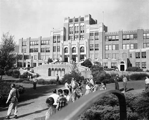 Little Rock Nine Remains Symbol Of Heroism 60 Years Later Nation And