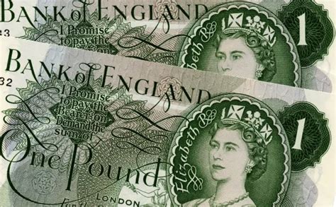 ក្រដាក់ប្រាក់ ៤ ៧លានសន្លឹកមានរូបព្រះមហាក្សត្រិយានីត្រូវបានផ្លាស់ប្តូរ នគរដ្រេហ្គន