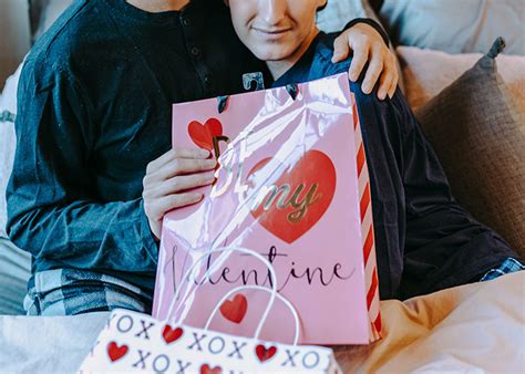 Mom Is Furious After Gay Bil Refused To Explain To Her 11 Year Old