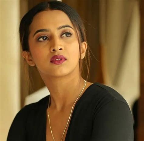 Telugu Actress Shruti Sharan Shetty Biography News Photos Videos