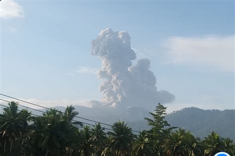 Meletus Gunung Dukono Maluku Utara ANTARA News Yogyakarta Berita
