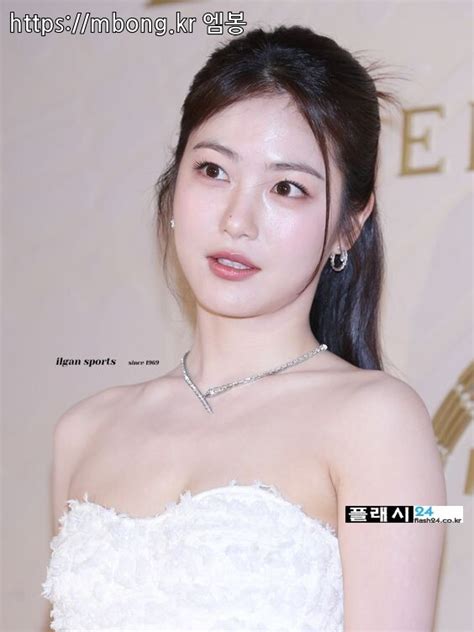 168cm·42kg 신예은 개미허리 청순 미녀극세사 몸매 유저방송 엠봉