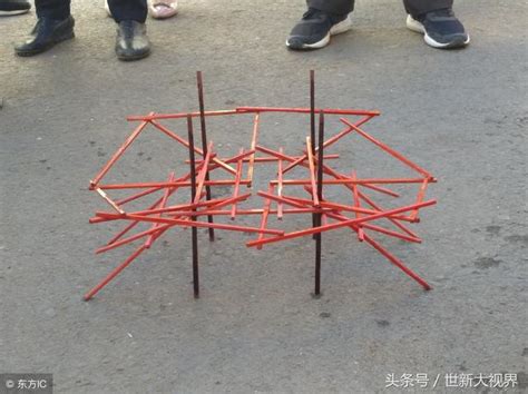冰城奇人用筷子徒手搭建四梁八柱梅花樓 40多年練習沒間斷 每日頭條