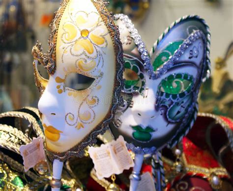 Dos máscaras venecianas foto de archivo Imagen de europa