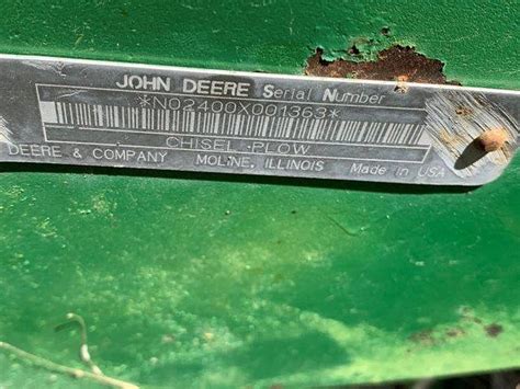 Used 2003 John Deere 2400 3 Section Chisel Plow 31 For Sale In