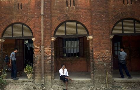 မြန်မာရှေ့နေတွေ စစ်ကောင်စီတရားရုံးတွေမှာ အနှောင့်အယှက်ပေးမှုနဲ့ ခြိမ်းခ