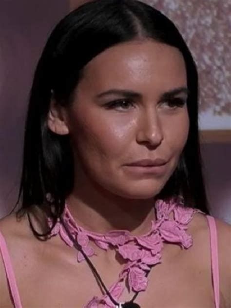 GF VIP 7 Nicole Murgia Aggredita Dai Fan Nel Parcheggio