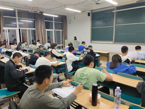 食品与生物工程学院开展2023级学生手册线下考试 食品与生物工程学院