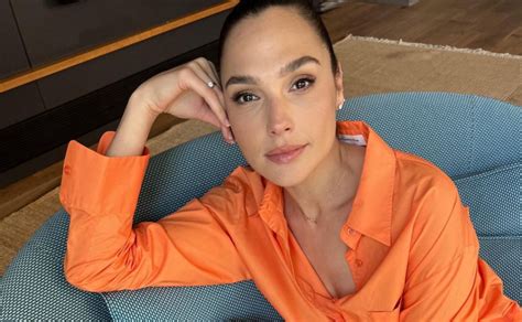 Gal Gadot Flaunts Her Thighs In Peachy Button Down Blacksportsonline