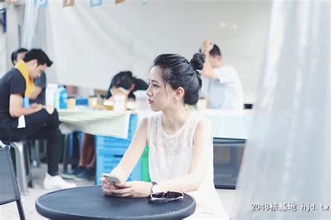 BaoBua 在这个炎炎夏日 女孩儿每一个回眸都超消暑阿