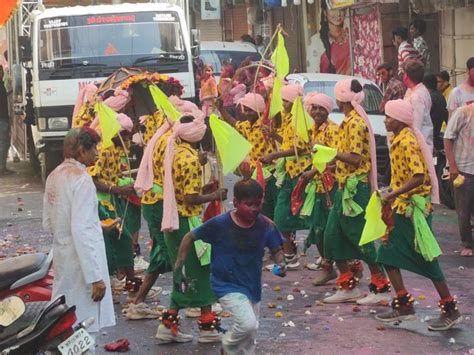 Phag Yatra Going On In The City शहर में निकल रही फाग यात्रा बड़ी