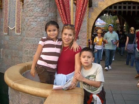 Wendy Con Nenes Jigsaw Puzzle In Daniel Valdez Puzzles On