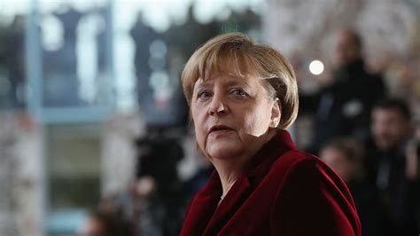 Дер Шпигел Меркел спасител на свободния свят в който лидери са Путин Ердоган и Тръм