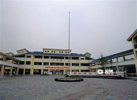 512灾后重建的都江堰市奎光小学 图片 轩视界