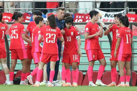 고강도 효과 본 여자축구 벨 감독 후반에 더 강해져 파이낸셜뉴스