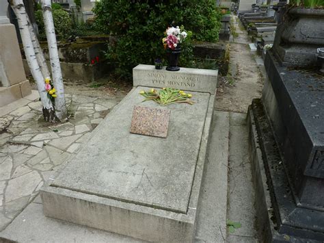 Yves Montand Simone Signoret Cimetiere Pere Lachaise Tombes