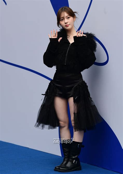 포토 케플러 김채현 추위 잊은 핫팬츠