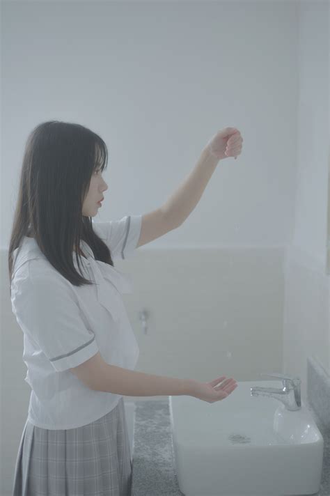 [art Picture Language] 2022 05 29 안개가 자욱한 캠퍼스의 Ziqing V2ph