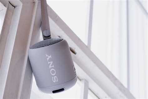 Обзор Sony SRS-XB12: компактная беспроводная колонка с действительно ...