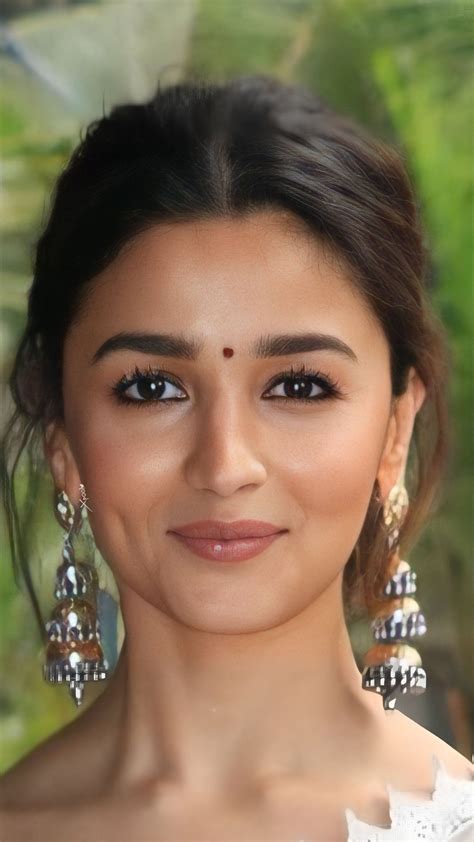 Pin By Dicklingam On Alia Bhatt Kapoor Celebrity Makeup Looks