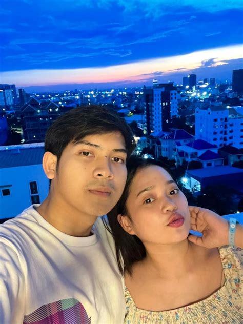 អបអរសាទរ អ្នកម៉ាក់វ័យ ក្មេង នីឡា សម្រាលកូនហេីយ Khmerload