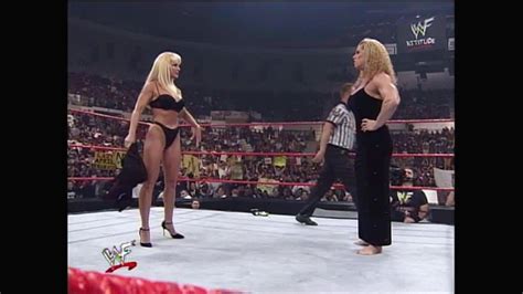 Debra In The Wwe 050399 Ancienne Diva Wwedevra Fanpop
