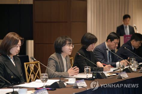 간담회서 발언하는 오유경 식약처장 연합뉴스