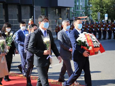 Хэлмэгдэгсдийн дурсгалыг хүндэтгэн цэцэг өргөлөө Isee Mn