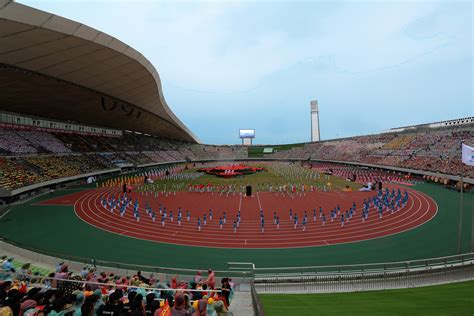 上海宝冶集团承建的扬州体育公园体育场正式启用