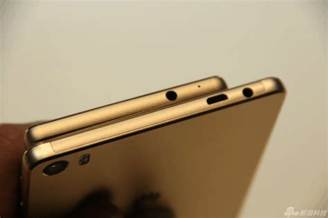Huawei P8Max Gets Unboxed And Compared To Its Smaller Sibling The