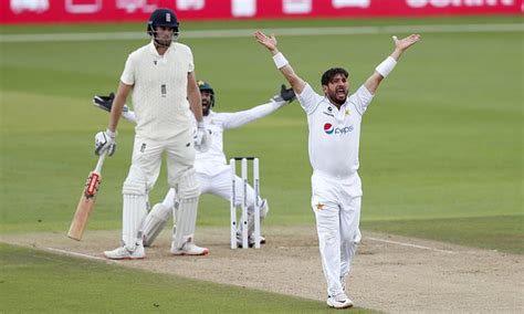 Nasser Hussain England Can Take Notes From Yasir Shahs Spin