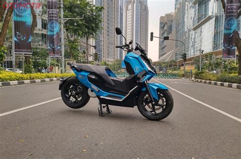 Alva Cervo Motor Listrik Terbaru Yang Sporty Gak Takut Banjir