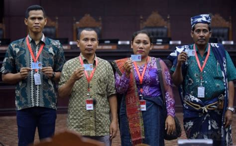 Terkait Putusan MK Soal Kolom Agama DPR Ingatkan Pemerintah Untuk Perlakukan Penghayat