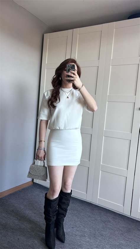 Vatkalı Mini Beyaz Elbise