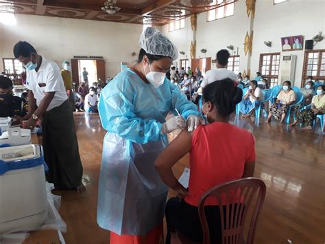 မုံရွာမြို့နယ်အတွင်းရှိ ၅၅ နှစ်အထက် ပြည်သူများနှင့် ဦးတည်အုပ်စုများမှ ပြည်သူ ၁၀၆၅ ဦးအား ကိုဗစ