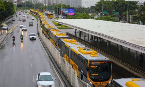 Novos ônibus Do Brt Entram Em Circulação Em Dia De Muito Movimento
