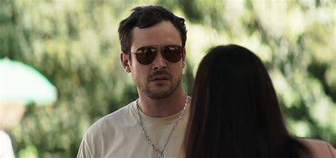 Em A Dona do Pedaço Chiclete descobre segredo de Vivi e Camilo Me dá