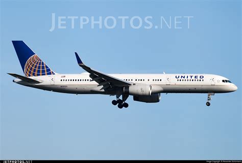 N12125 | Boeing 757-224 | United Airlines | Alexander Schürmann | JetPhotos