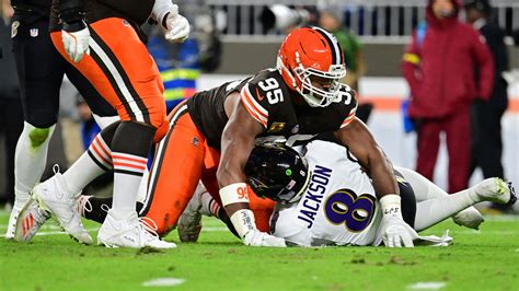 Browns News Myles Garrett Shatters Michael Strahans Record With 3 Sack Day