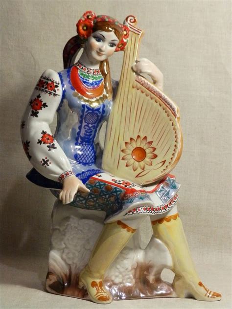 АВТОРСКАЯ скульптура БАНДУРИСТКА Трегубова Коростень фарфор СССР 150 000 грн Предмети