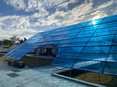 桃園景點 中原文創園區 草皮野餐 展覽館 文創市集 草丘劇場 軍營改建的文創基地 HI MYDREAM