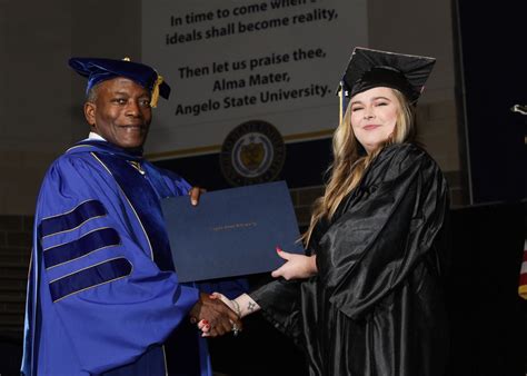 Finally Graduated With My Bachelors In Marketing 💕 Hunter Ballard