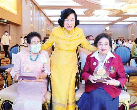 ผู้หญิง ฉลอง 90 ปี พุทธสมาคมฯ จัดประชุมใหญ่ ครั้งที่ 52 มอบรางวัล