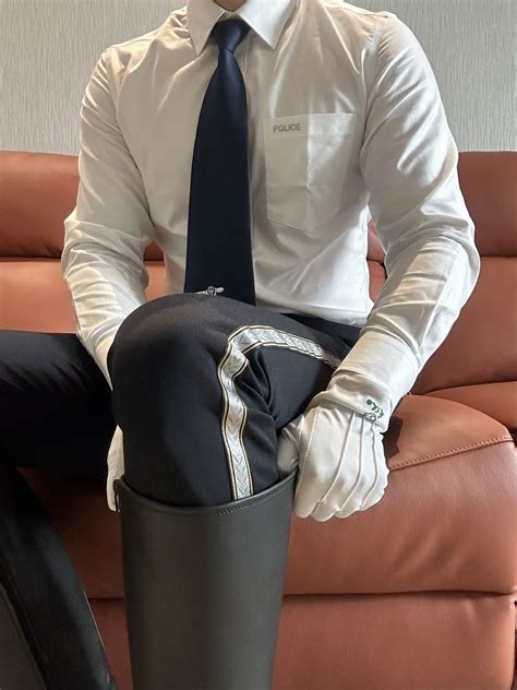 肌肉篮球主接推广 on Twitter 想穿着制服马靴白手套被坐奸 感觉应该挺爽